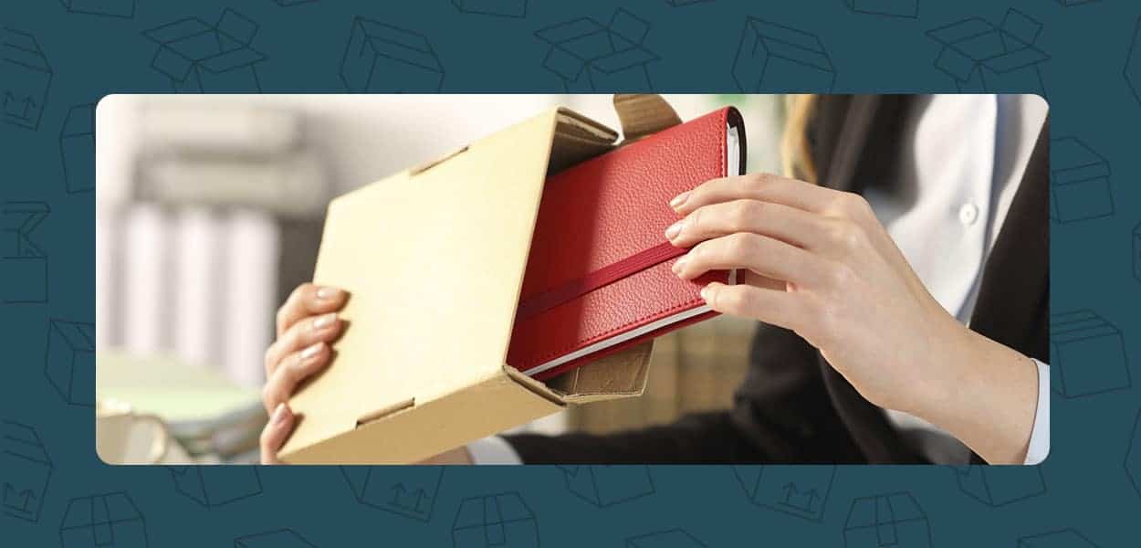Guide to New Hire Welcome Kits for Employees - Bolt Boxes